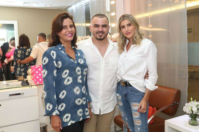 Inauguração do salão de Lucas Vieira contou com a presença de Isabella ...